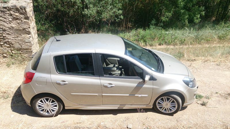 Clio 3.1 Initiale 1.6L 16V de mysthrmo (beige poivre 5p)